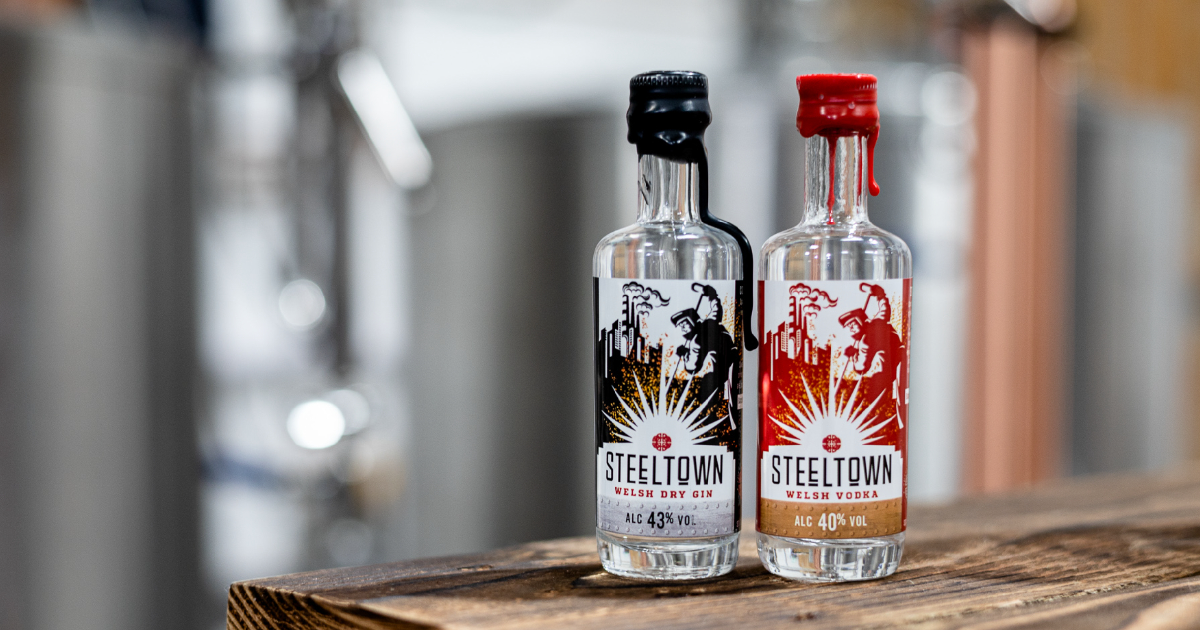 Christmas Cracker Making Workshop every Wednesday - BOOM